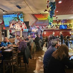 THE HOWE DAILY KITCHEN & BAR - Updated October 2025 - 358 Photos & 413 ...