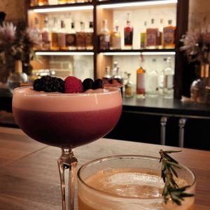 FOUR HUMOURS - 60 Photos & 29 Reviews - Whiskey Bars - 1712 N Hancock ...