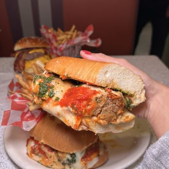 LINDENHURST DINER - Updated March 2025 - 248 Photos & 292 Reviews - 195 ...