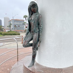 SELENA MEMORIAL STATUE - 186 Photos & 55 Reviews - N Shoreline Blvd ...