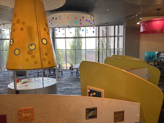 VANCOUVER COMMUNITY LIBRARY - Updated December 2025 - 128 Photos & 77 ...