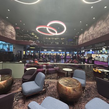 SHOWCASE CINEMA DE LUX LEGACY PLACE - Updated March 2025 - 109 Photos ...