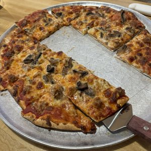 KIDS KORNER PIZZA - Updated June 2025 - 52 Photos & 19 Reviews - 400 S ...