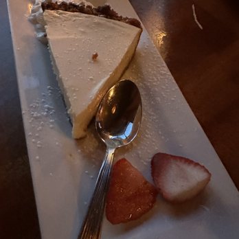 THE RED PARROT RESTAURANT - Updated June 2024 - 1275 Photos & 1317 ...