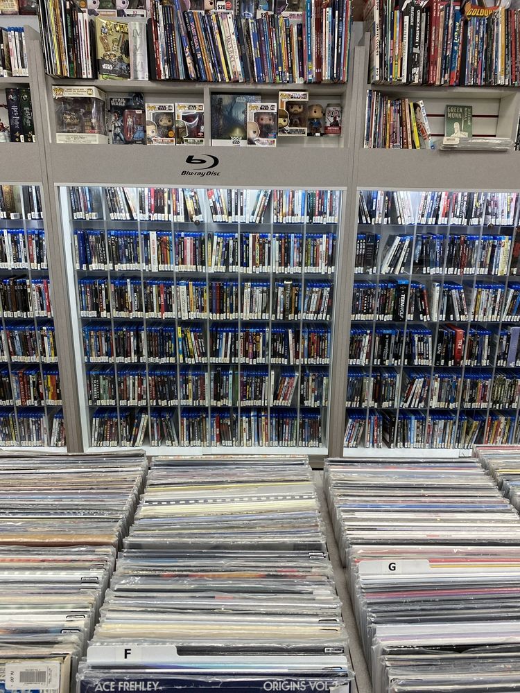 THE EXCHANGE - Updated December 2025 - 13 Photos & 101 Reviews - 1524 N ...