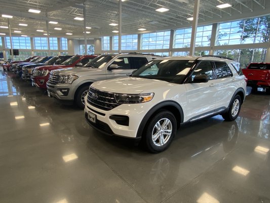 CROSSROADS FORD OF APEX - Updated August 2025 - 16 Photos & 121 Reviews ...