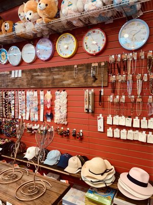 LIL THINGAMAJIGS GIFT SHOP - 290 Photos & 111 Reviews - 7031 Little ...