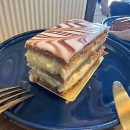 MAISON BENOIT - Updated December 2025 - 830 Photos & 477 Reviews - 402 ...