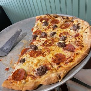ROCCA PIZZERIA - Updated July 2024 - 524 Photos & 335 Reviews - 3897 ...