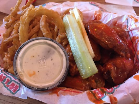 WINGS ‘N MORE EXPRESS - Updated October 2025 - 10 Photos - 32 Reviews ...