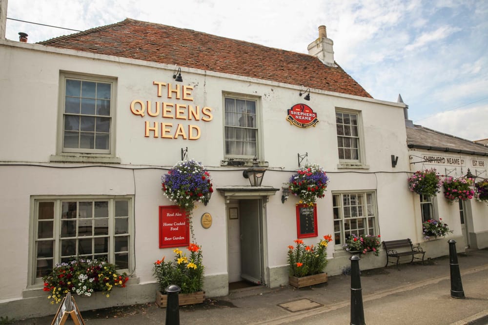THE QUEENS HEAD - Pub in Boughton-under-Blean, Kent at 111 The Street ...
