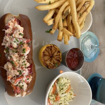 OCEANIC - Updated April 2025 - 1377 Photos & 1073 Reviews - 250 North ...