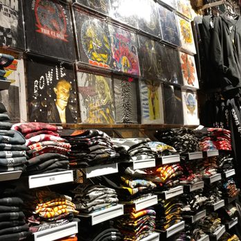 HOT TOPIC - Updated January 2026 - 17031 Valley Mall Rd, Hagerstown ...