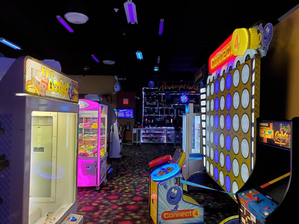 MID COUNTY LANES - 31 Photos & 19 Reviews - 875 N Broad St, Middletown ...