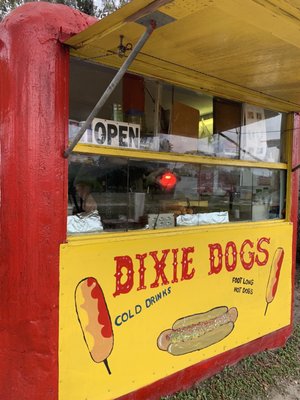 DIXIE DOGS - Updated October 2025 - 10 Photos & 28 Reviews - 6269 S ...