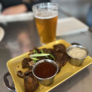 ROE - Updated July 2025 - 39 Photos & 24 Reviews - 207 Unity St ...