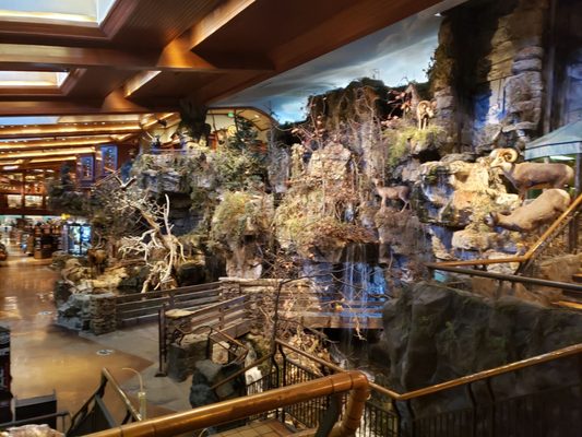 BASS PRO SHOPS CATALOG OUTLET - Updated August 2025 - 33 Photos - 2011 ...