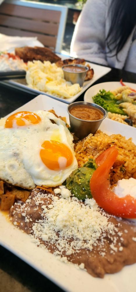 RIVERSIDE GRILL & BAR - Updated October 2025 - 651 Photos & 833 Reviews ...