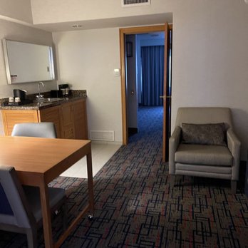 EMBASSY SUITES BY HILTON CHICAGO O’HARE ROSEMONT - Updated June 2024 ...
