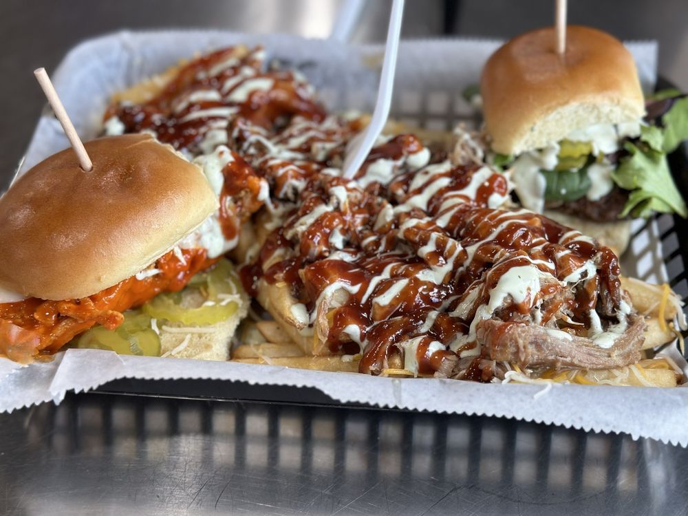 CURB SIDE BISTRO - Updated December 2025 - 36 Photos & 29 Reviews - 607 ...