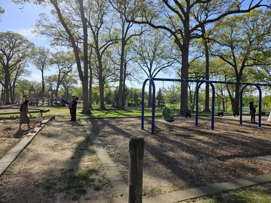 PHILLIPS PARK ZOO - Updated August 2025 - 245 Photos & 103 Reviews ...