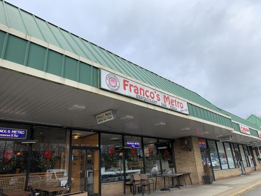 FRANCO’S METRO RESTAURANT, BAR & PIZZA - Updated January 2026 - 497 ...