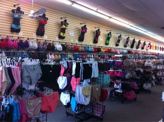 FASHION OUTLET - Updated June 2025 - 10 Photos - 800 S 10th St, McAllen ...