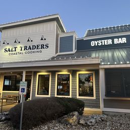 SALT TRADERS ZILKER - Updated December 2025 - 1064 Photos & 542 Reviews ...