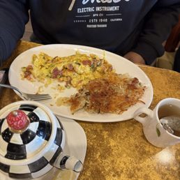 CHIT CHAT DINER - Updated December 2025 - 945 Photos & 915 Reviews ...