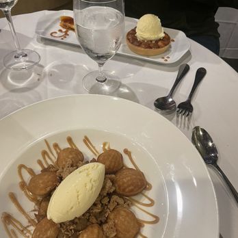 FAT CANARY - Updated June 2024 - 424 Photos & 515 Reviews - 410 W Duke ...