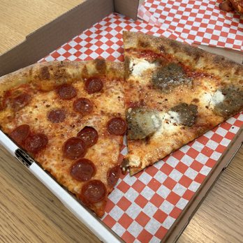 DANNY BOY’S FAMOUS ORIGINAL PIZZERIA - Updated September 2024 - 374 ...