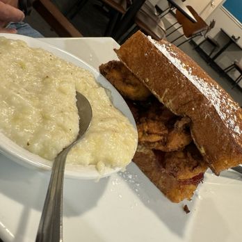 TOASTED - Updated May 2025 - 40 Photos & 45 Reviews - 5727 Moon Rd ...