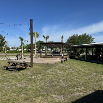 STARKEY MARKET - Updated April 2025 - 370 Photos & 90 Reviews - 3460 ...