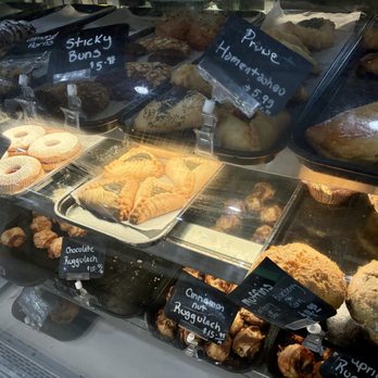 POPPIES RESTAURANT & DELI - Updated December 2025 - 415 Photos & 448 ...