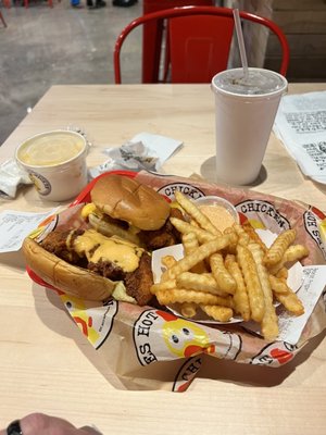 DAVE’S HOT CHICKEN - 24 Photos & 15 Reviews - 1700 Market Place Blvd ...