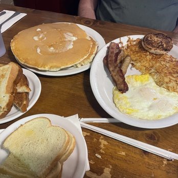 JETHRO’S CAFÉ AND TAVERN - Updated September 2025 - 145 Photos & 206 ...