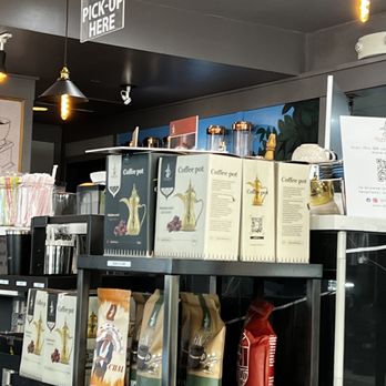 DELAH COFFEE - Updated April 2025 - 1053 Photos & 536 Reviews - 370 4th ...