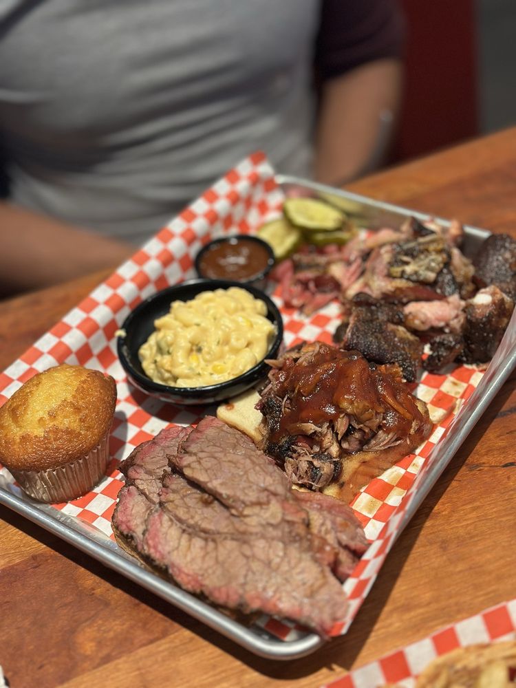 FAMOUS DAVE’S BBQ - Updated July 2025 - 69 Photos & 97 Reviews - 3401 ...