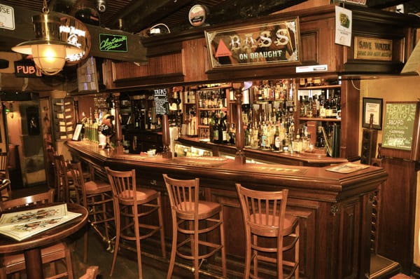 CAPTAIN PUB - Updated March 2025 - 44 Photos & 43 Reviews - 11 rue du ...
