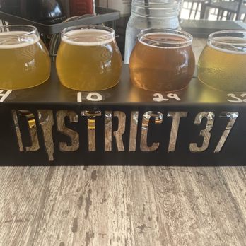DISTRICT 37 KITCHEN & TAPHOUSE - Updated September 2025 - 231 Photos ...