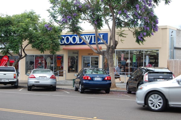 GOODWILL INDUSTRIES PACIFIC BEACH - Updated October 2025 - 11 Photos ...