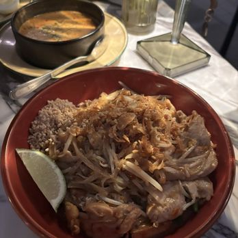 LEDU THAI - Updated August 2025 - 438 Photos & 138 Reviews - 915 N 5th ...