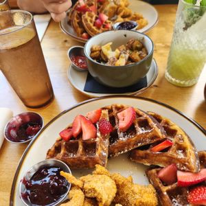 CHARRED OAK KITCHEN AND BAR - Updated December 2025 - 111 Photos & 90 ...