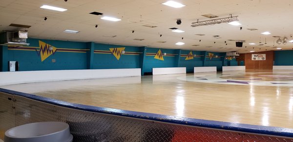 HAYGOOD ROLLER SKATING CENTER - 60 Photos & 56 Reviews - 1036 Ferry ...