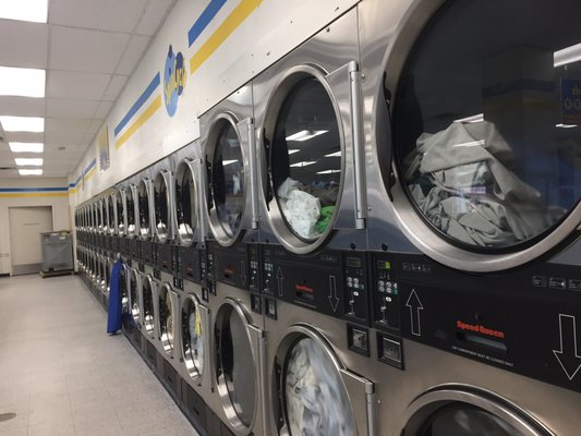 SPINCYCLE COIN LAUNDRY - Updated October 2025 - 21 Photos & 95 Reviews ...