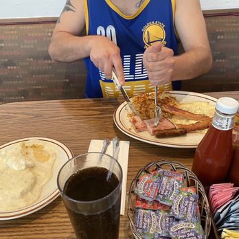 VIP’S CAFE - Updated August 2024 - 508 Photos & 679 Reviews - 18345 ...