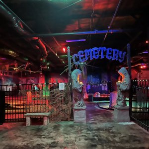 GHOST GOLF - 33 Photos & 59 Reviews - Mini Golf - 5179 N Blackstone Ave ...