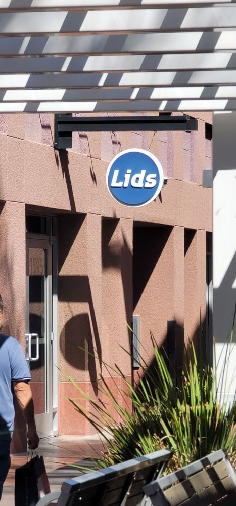 LIDS CORPORATION - Updated July 2025 - 855 S Grand Central Pkwy, Las ...