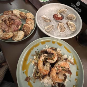 THE ALBANY ALE & OYSTER - Updated March 2025 - 609 Photos & 484 Reviews ...