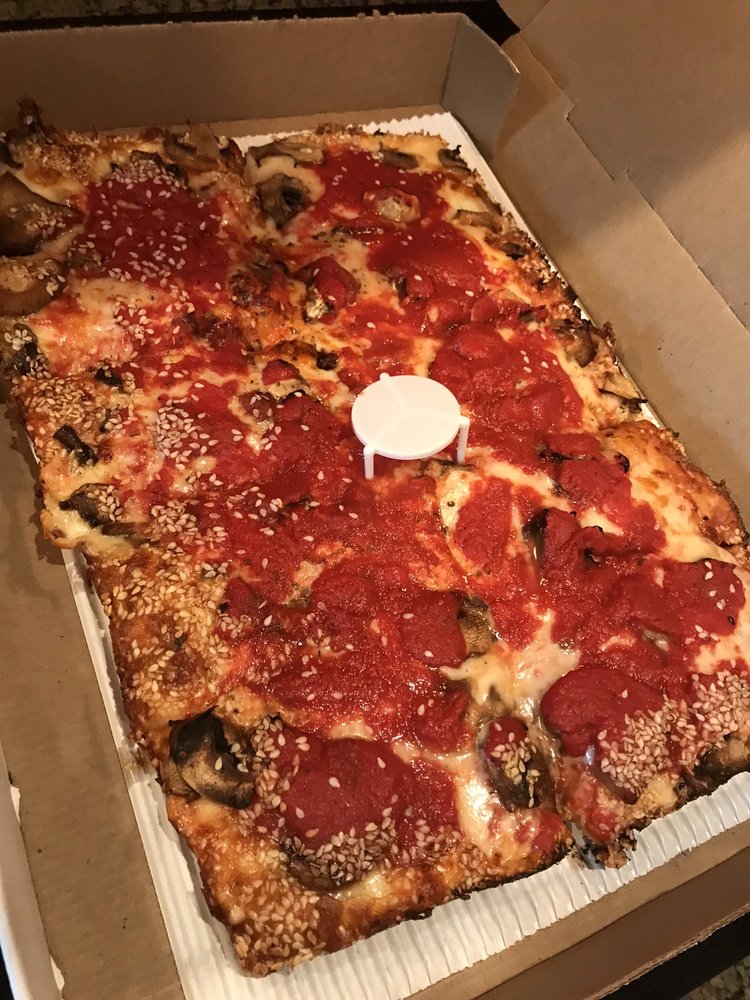 CLOVERLEAF PIZZA - Updated August 2024 - 45 Photos & 51 Reviews - 48932 ...